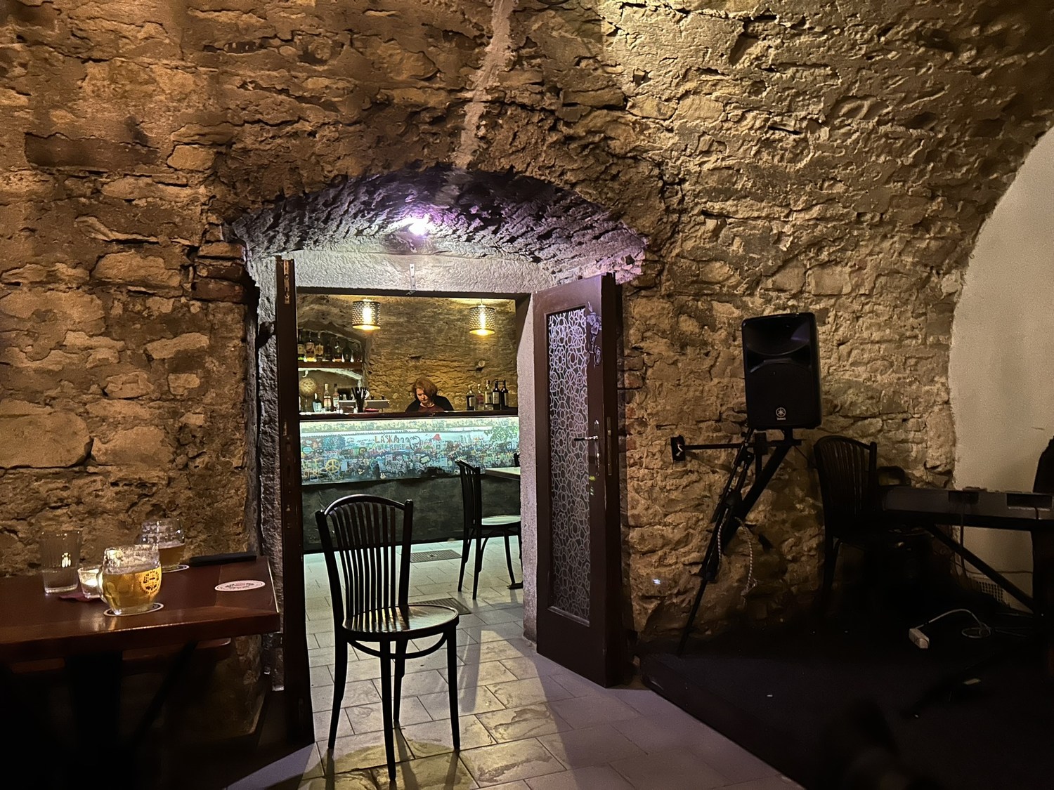 Napa Bar Underground Prague – Open Mic – The Prague Review