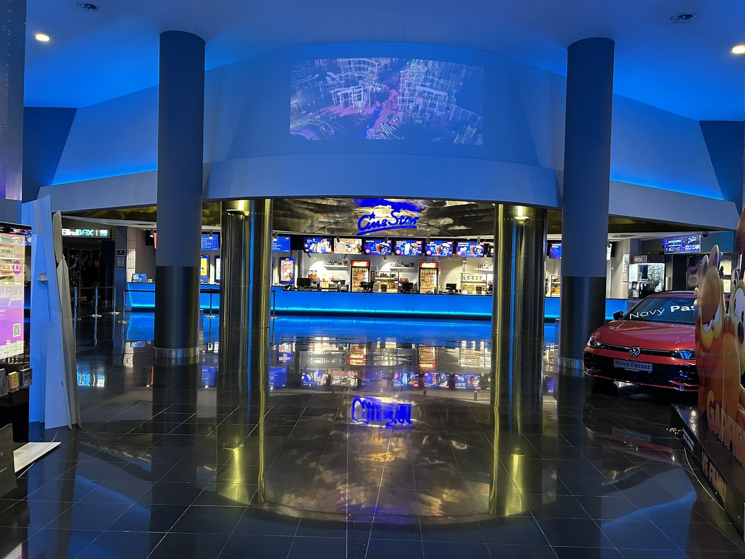 CineStar Gold Class, Anděl – The Prague Review